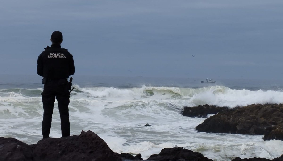 Cuarta Zona Naval busca intensamente hombre desaparecido en Playa Brava