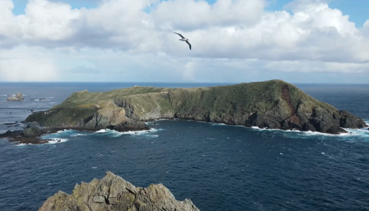 Faro “Islas Diego Ramírez” recibirá dotación de relevo en las puertas del mar de Drake