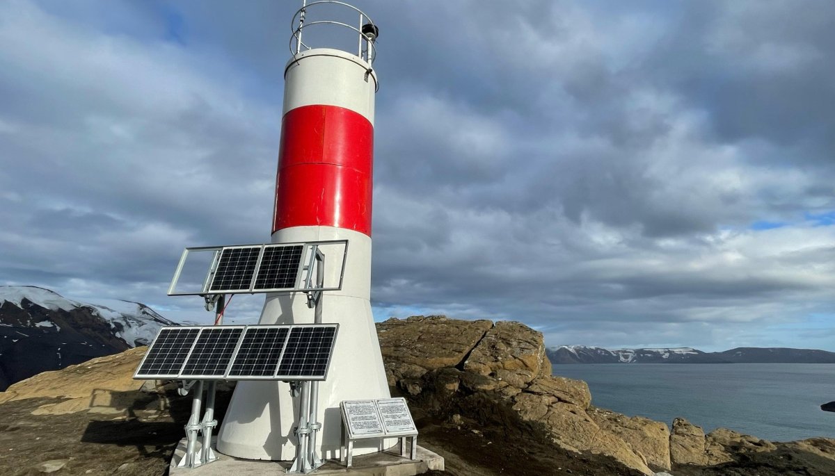 Con éxito finalizó construcción de nuevo faro en el Territorio Chileno ...